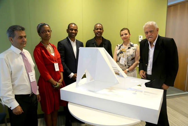 U.N. INTERNATIONAL DESIGN COMPETITION AWARDED TO NOTED ARCHITECT RODNEY ...